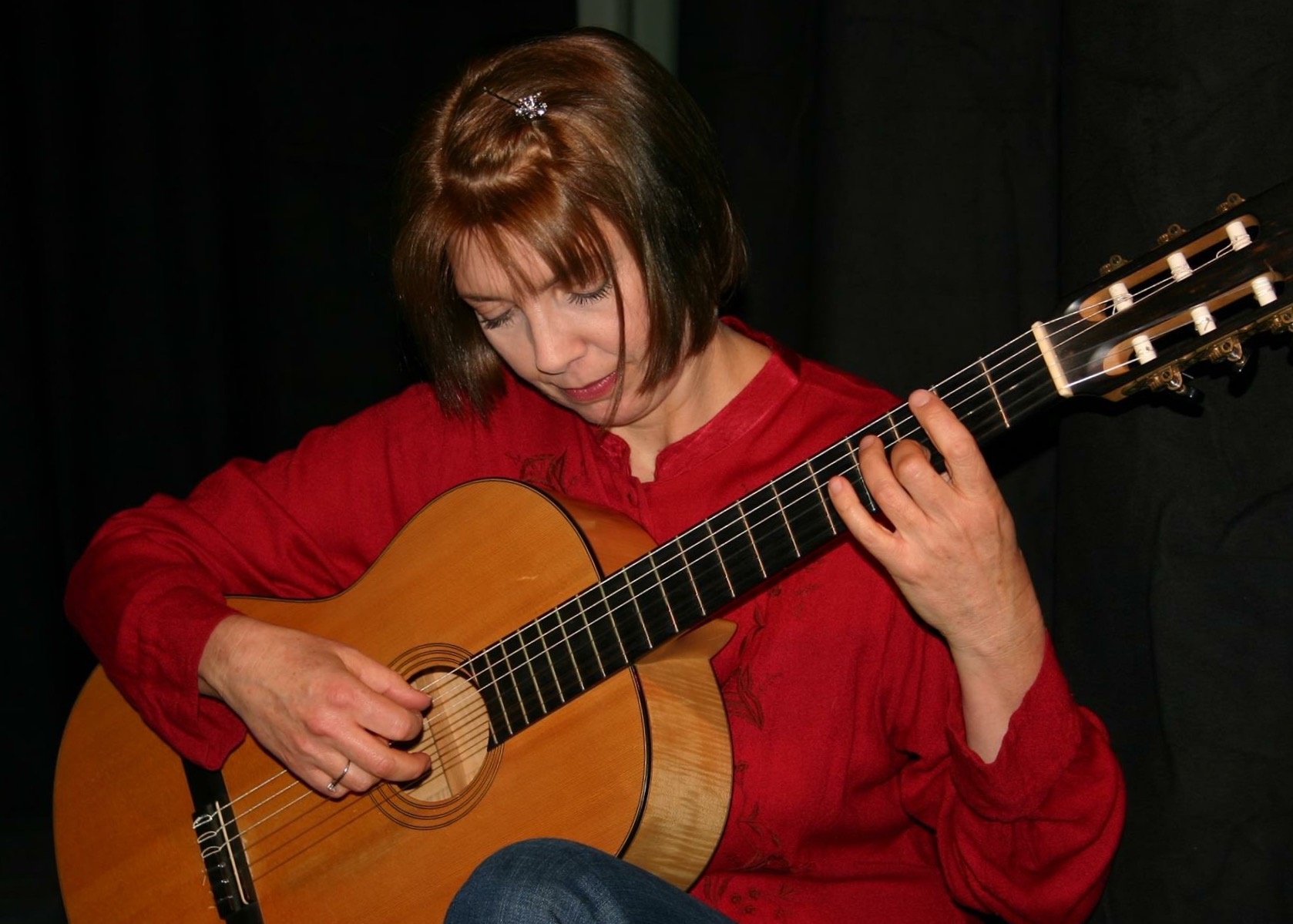 Polly and the Classical Guitar – PollyMaynard.com